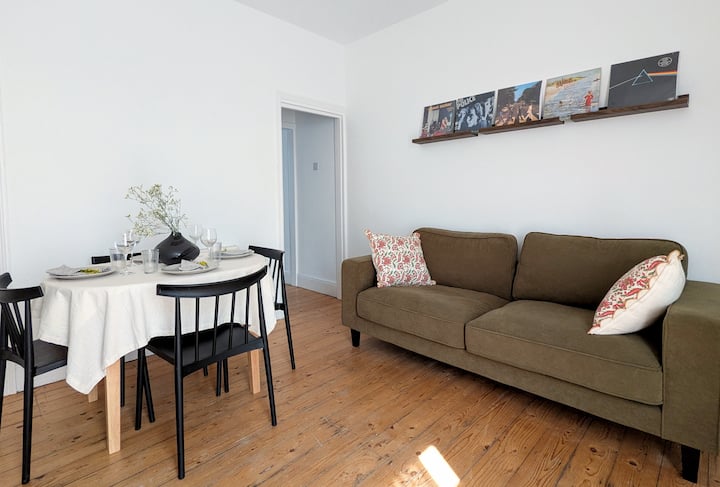 Urban Oasis (Families, Remote Work, Contractors) - Kenilworth, UK