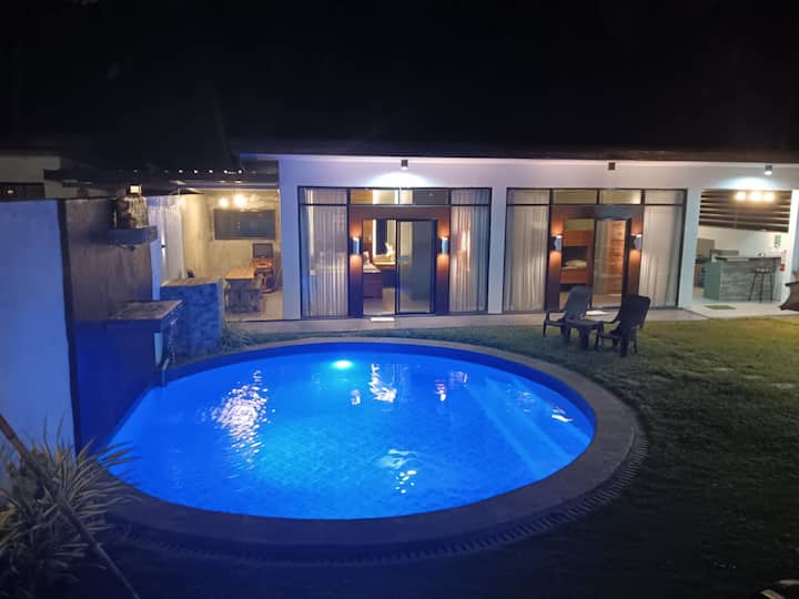 Villa In Bataan-villa Nirvana - Orani