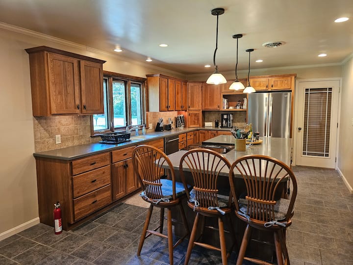 Spacious Home With Backyard - Rothrock State Forest, State College