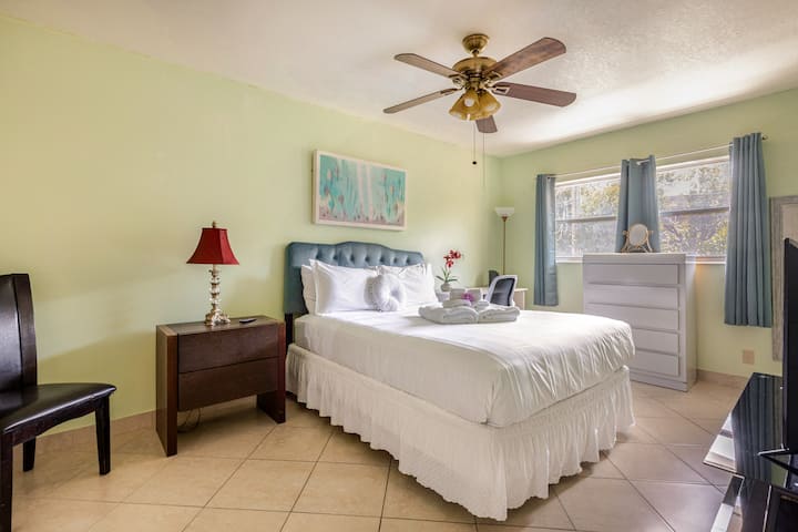 Cozy Room Near Beach In Boca Raton - Boca Raton, FL