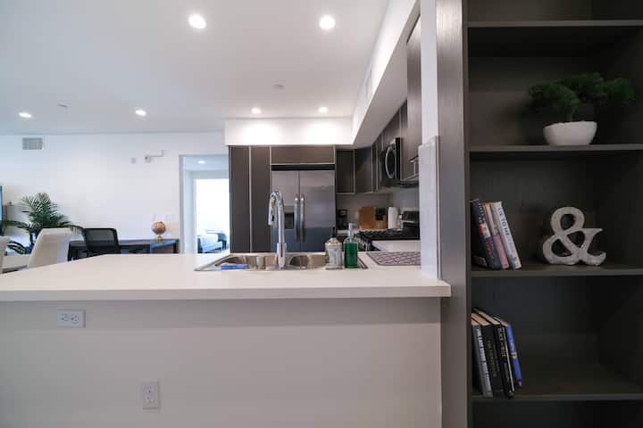 Prime Location 5bd By Beverly Center - Beverly Hills, CA