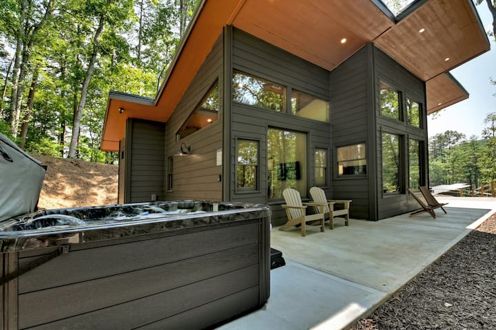 Close To Town| Hot Tub | Aska Adv Area | Modern - Blue Ridge, GA