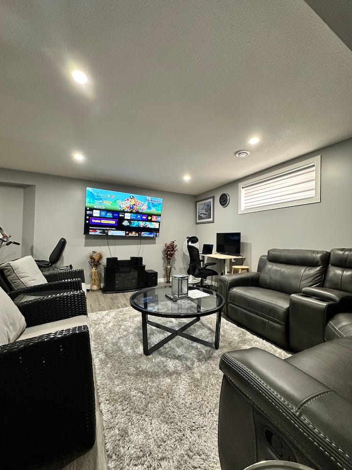 New Cozy Suite With Home Comfort At The Greens - Regina