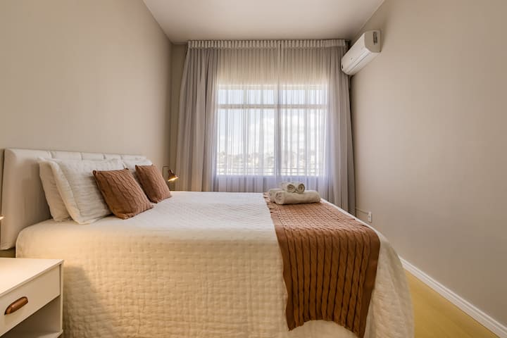 Comodidade A 5 Min Santa Casa, Vaga De Garagem - Porto Alegre