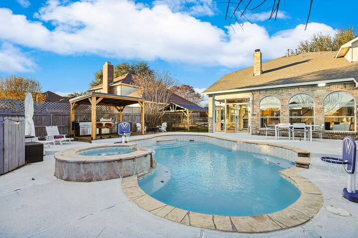 Blissful Bonding: Gym, Heated Pool & Gaming Room - DeSoto, TX