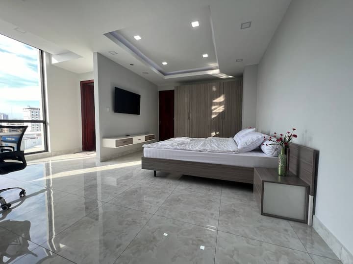 Whole Private Floor With Private Elevator Access - Phnom Penh