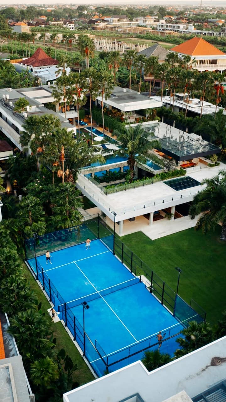 The Vhouse - Luxury 13bdr Villa - Canggu