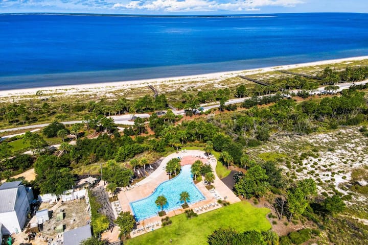 One Bedroom By The Beach Duplex. Door On The Left. - Port St. Joe, FL
