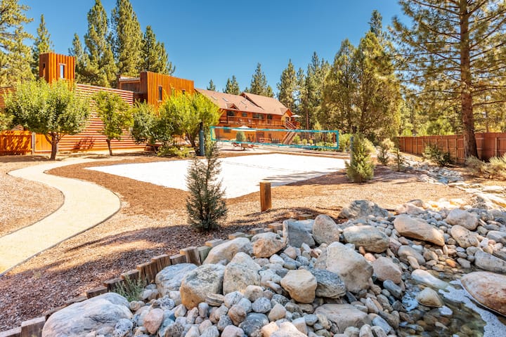 New! Bearadise ~ Frank's Fort Mountain Estate - Big Bear Lake, CA
