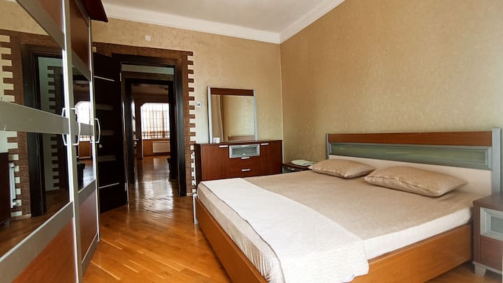 Central Nr Apartment - Baku