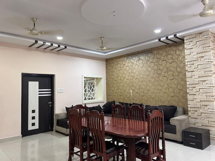 Elegant 3 Bhk Home Centrally Loc - Hyderabad