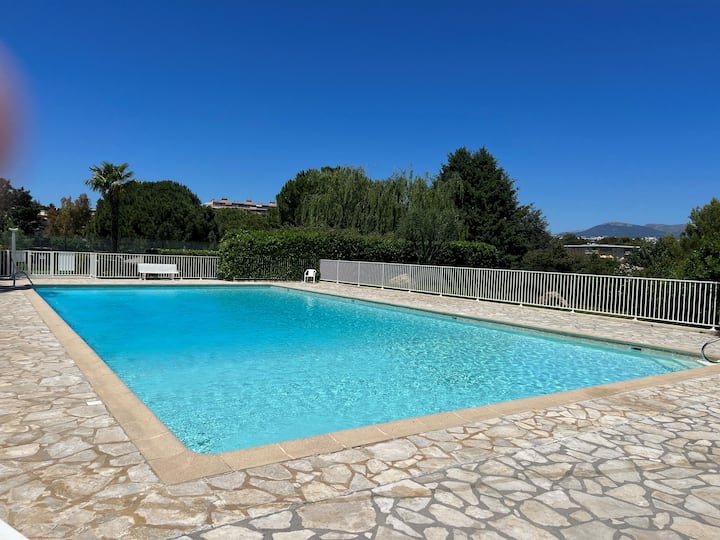 3 Bed, 2 Bath, Pool, Tennis, A/c - Juan les Pins