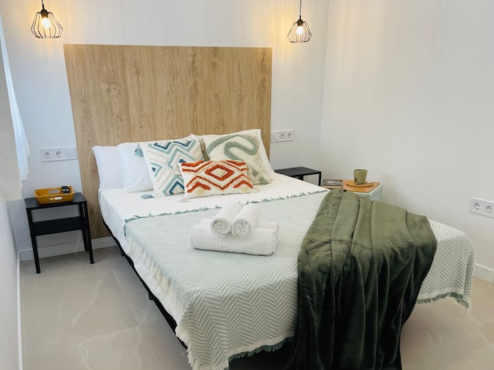 Double Room With Shared Bathroom - Málaga, Spagna