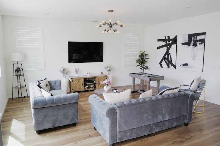 4 King Beds | Pour Over Coffee | Xbox - Ontario, CA