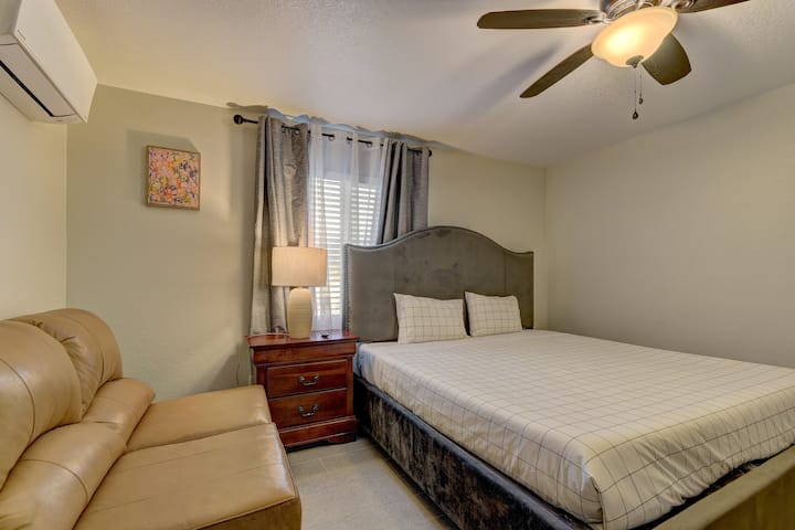 Luxury Villa #2 (450sq)-*close Strip - Henderson