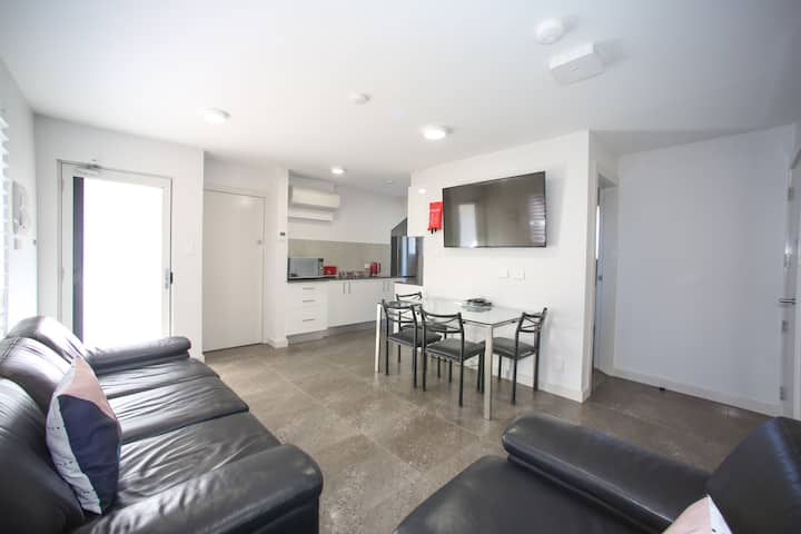 2 Bedroom Deluxe Interconnect - Five Islands