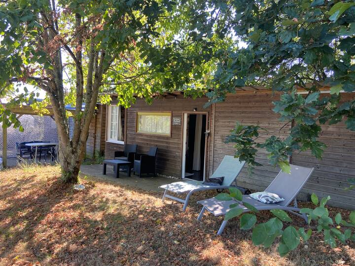 Cabane Ty Gout. 
Cuisine Et Douche Extérieures - Saint-Étienne-de-Montluc