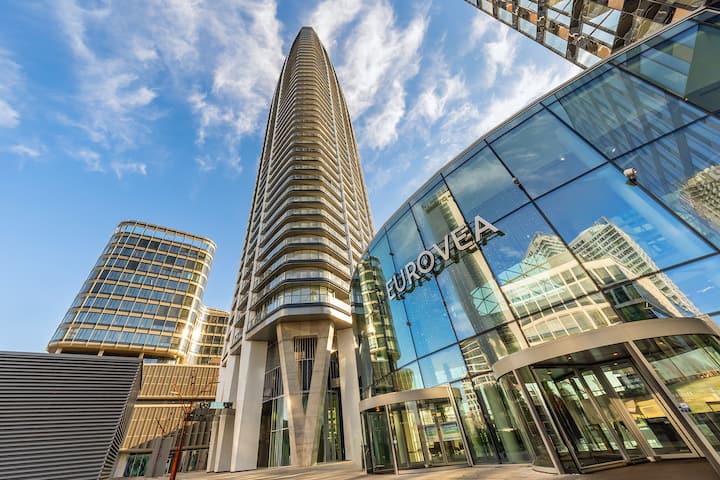 Eurovea Tower-the First Skyscraper In Slovakia - 布拉提斯拉瓦