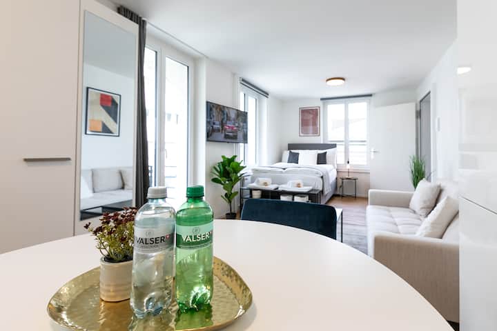 Studio Apartment & Free Parking & Balcony - St. Gallen