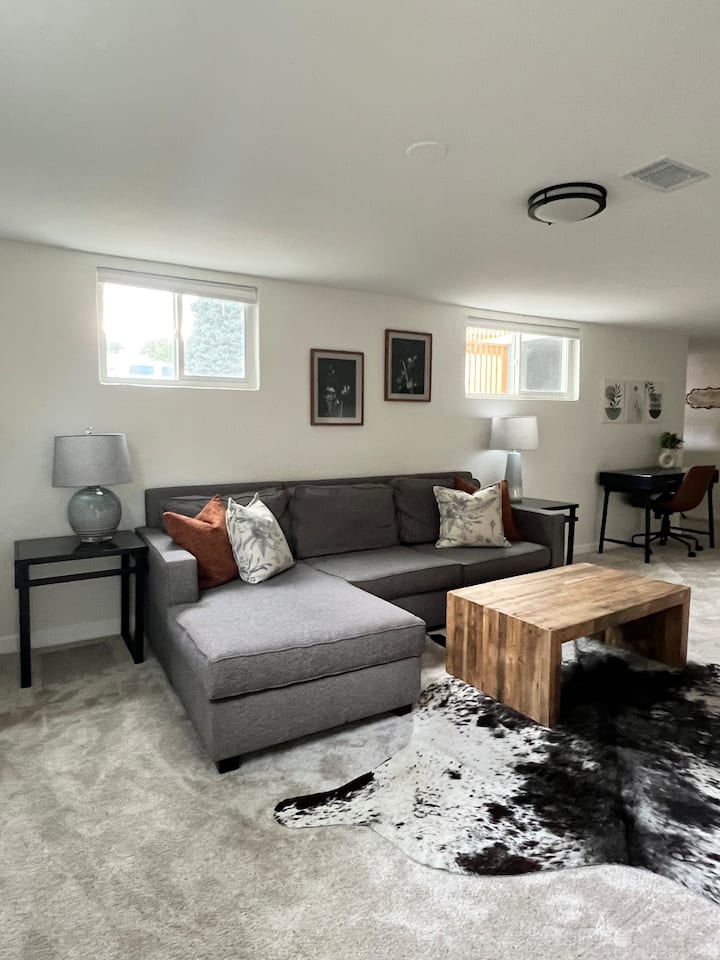 Cozy Garden-level Suite (Private Entrance) - Lakewood, CO
