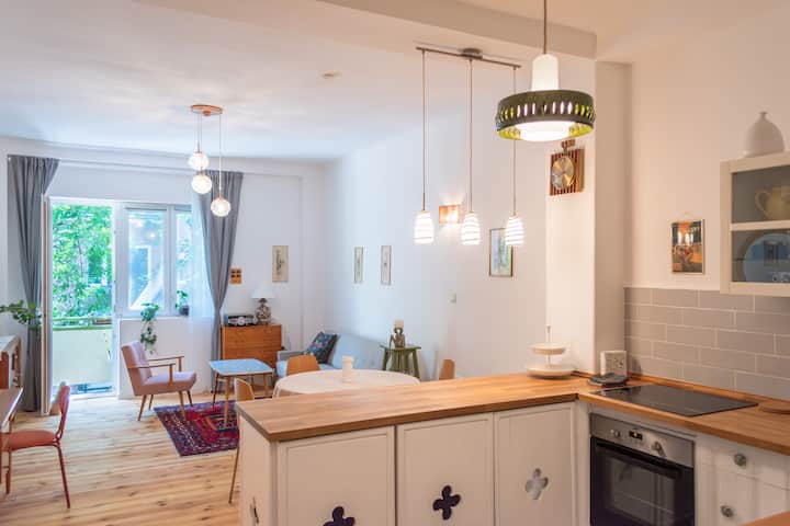 Liliom Menedék Hangulatos Erkéllyel - Budapest