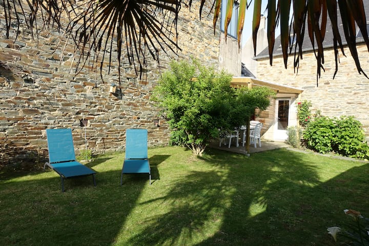 Maison  Lannion, Calme, Jardin Clos, Proche Mer. - Lannion