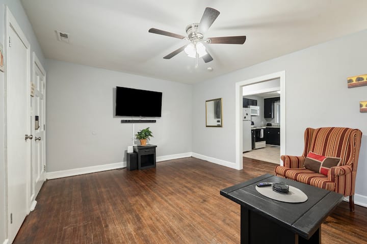 Pine Ave 2... Affordable Especially 30 Day+ - Newport News, VA