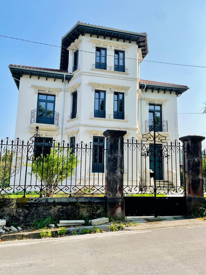 Sueño Indiano, Atico Sur - Cudillero