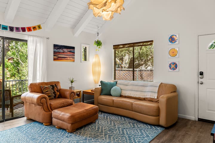 Serene Sedona Treehouse! Cozy & Centrally Located! - Sedona, AZ