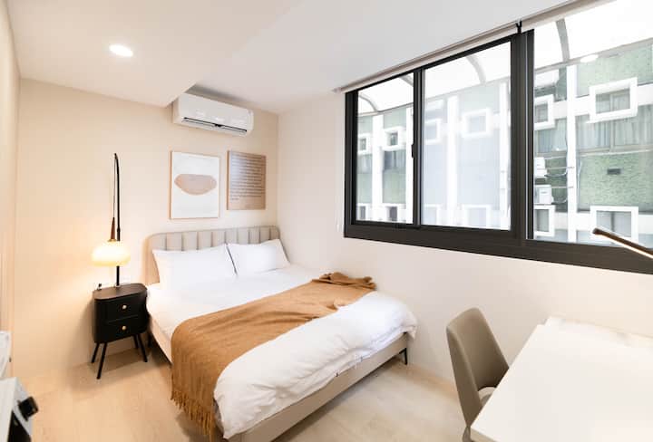 Mrt 3 Mins｜studio W/ Natural Light｜300mb Wifi｜sj03 - Taipei