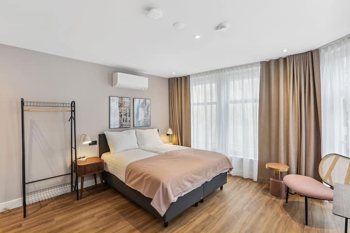 Limehome Den Haag Nieuwstraat | Suite With Balcony - Scheveningen