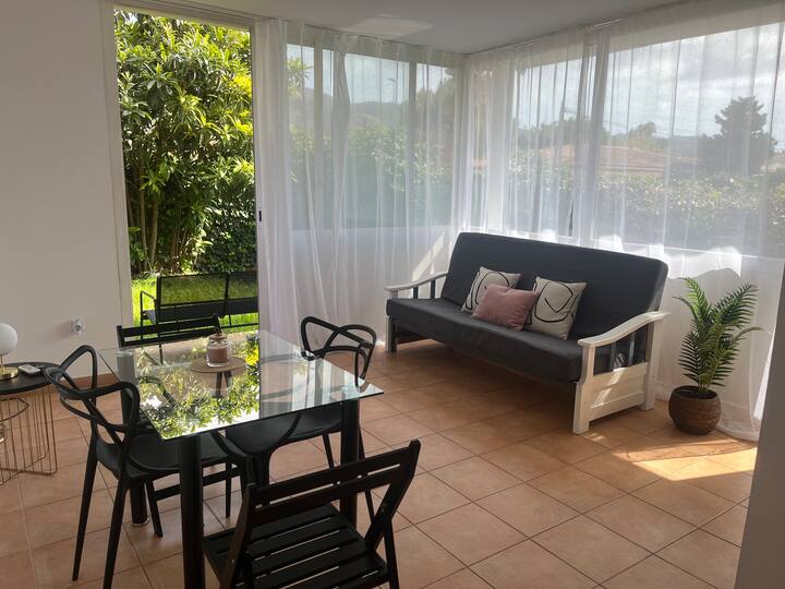 Soleado Bajo Recien Reformado Con Jardín En Albir - Alfaz del Pi