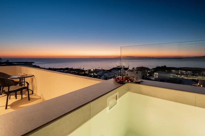 Sunset Serenity: 2bd Apt. With Private Jacuzzi - Oia