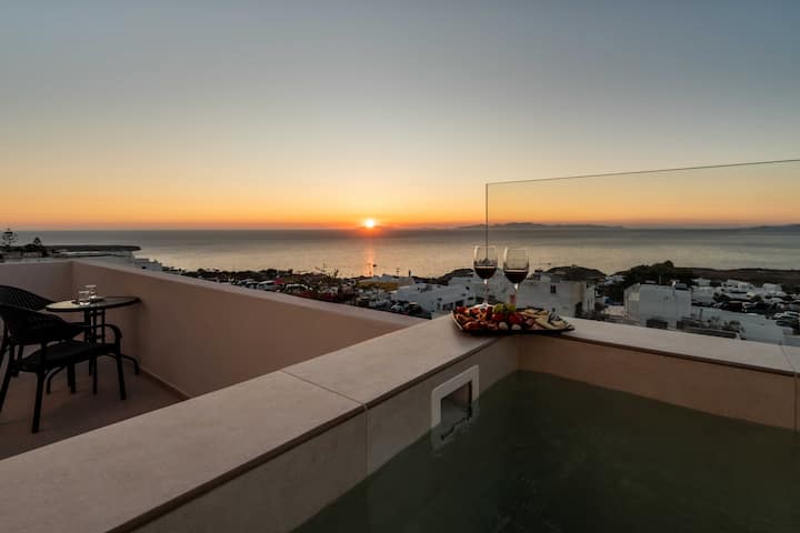 Sunset Serenity: 2bd Apt. With Private Jacuzzi - Oia