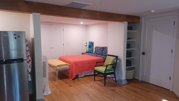 Spacious Midcentury (Open Plan) - Portland, OR