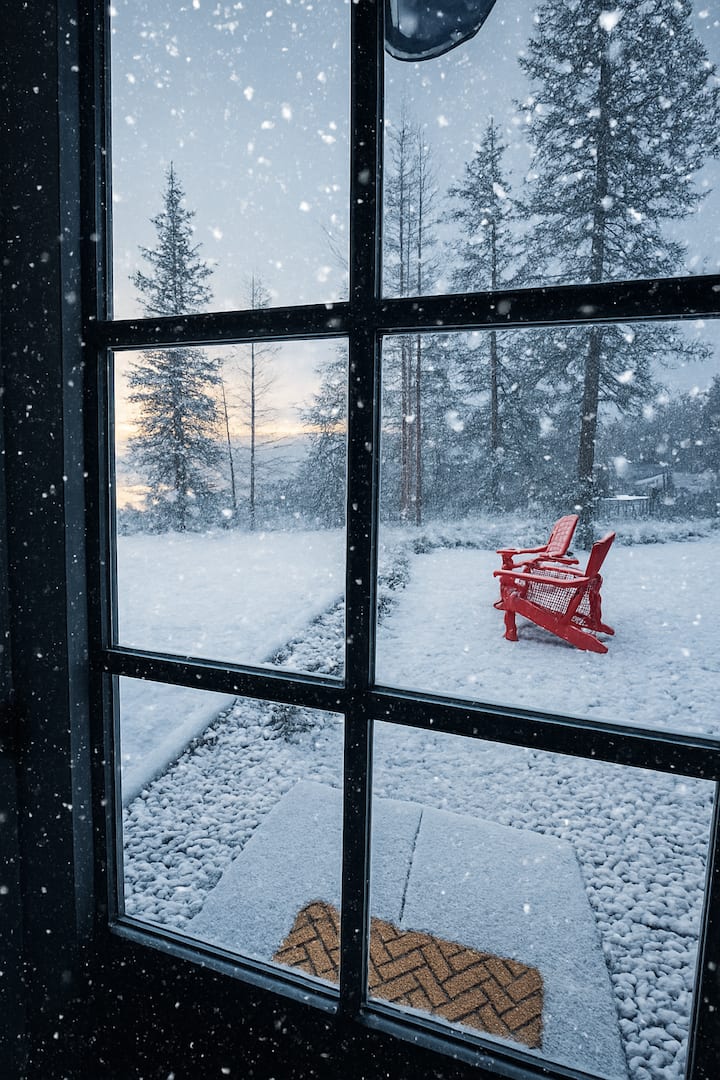 Cozy Winter Stay Near Ski Hill & Stunning Views - Salmon Arm
