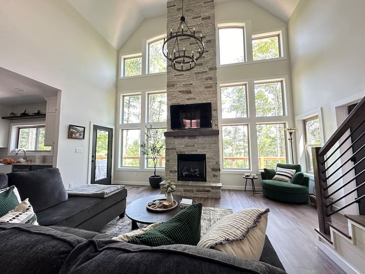 Cozy Home With Gorgeous Views Of Shortoff Mtn - Lake James, NC