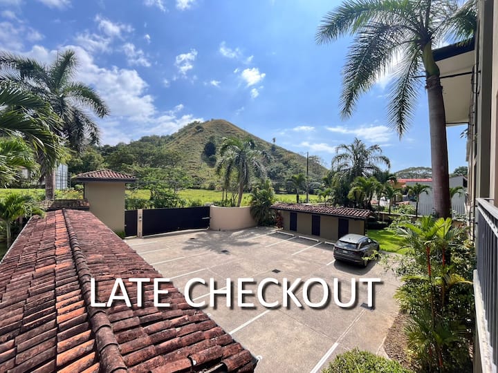 Condo In Herradura / 3 Bedroom / 2 Bath / 6 Guests - Playa Herradura