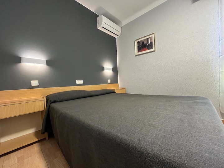 Habitación De Hotel Doble Con Aire Acondicionado - Amer