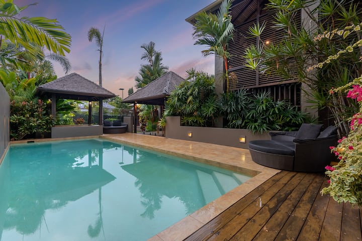 Beachfront Mirage Villa – Luxury Coastal Escape - Port Douglas