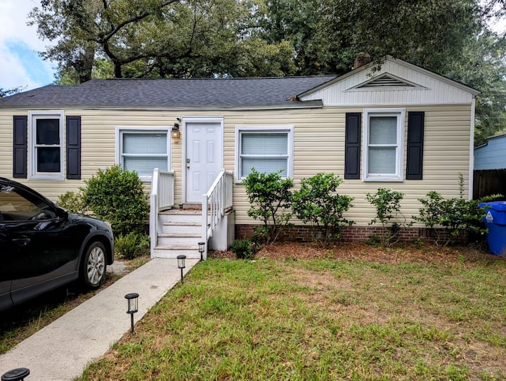 Clover House | Remote Adjustable Bed! - North Charleston