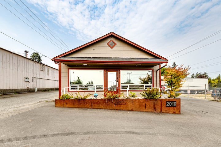 Rustic Apt In Central Location - Port Angeles, Washington