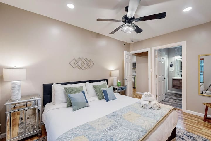 New Remodel+hot Tub+quiet Walkable Neighborhood - Albuquerque