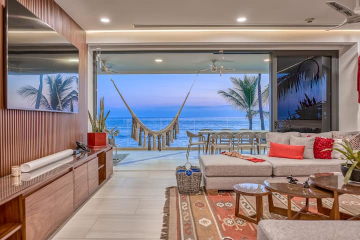 New Luxury 4br Beachfront Condo Downtown Bucerias - Bucerías