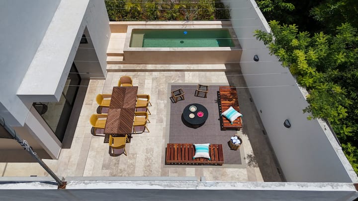 Private Pool, Gym & Panoramic Rooftop Endless Pool - Merida