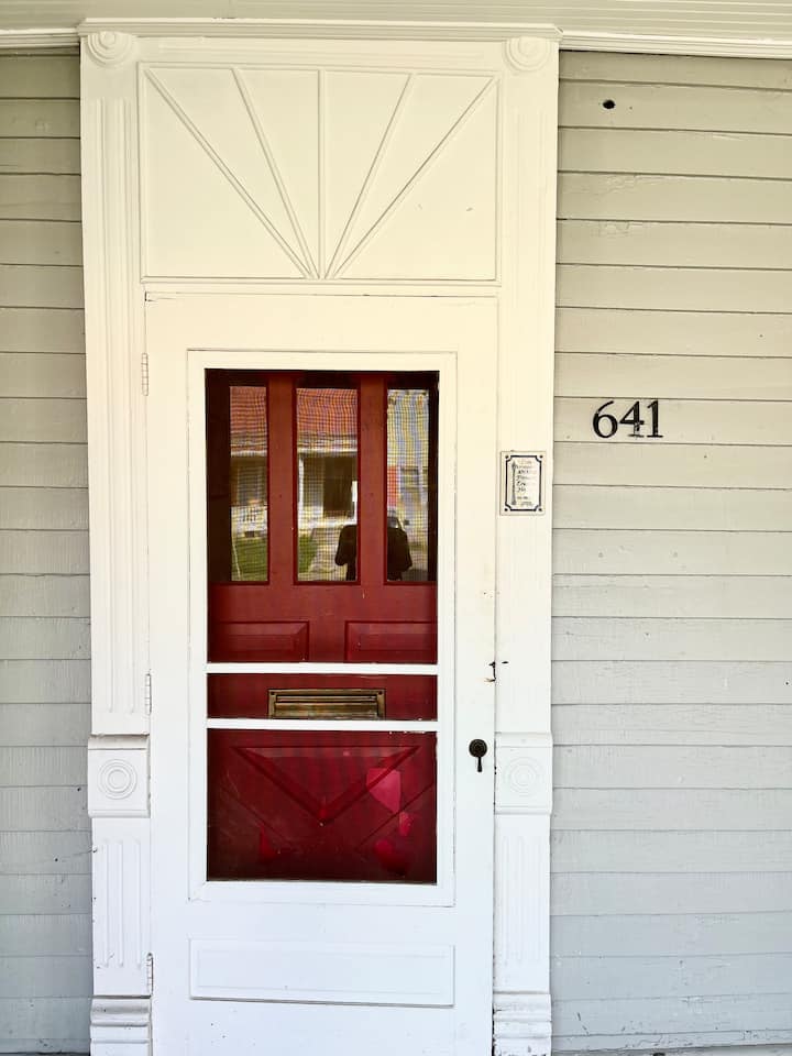 Reddoor: Downtown Cottage - Bowling Green, KY