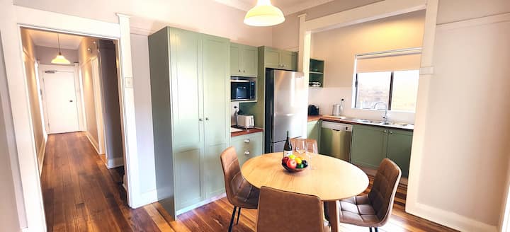 Vibrant Location: Steps To Enmore Rd & King St - Lewisham