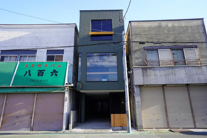 【都会の隠れ家】 癒しと美を追求する一棟貸し宿ミツカビルヂング - 甲府市