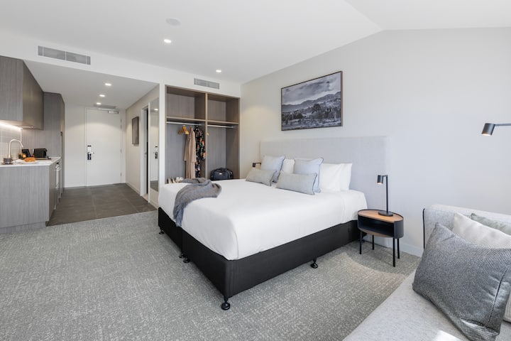 2 X Interconnecting Studio Apartments - Canberra