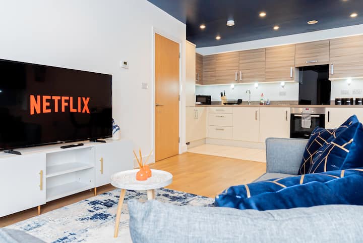 2br Apt W/ Balcony, Fast Wi-fi & Easy Free Parking - Hamble-le-Rice